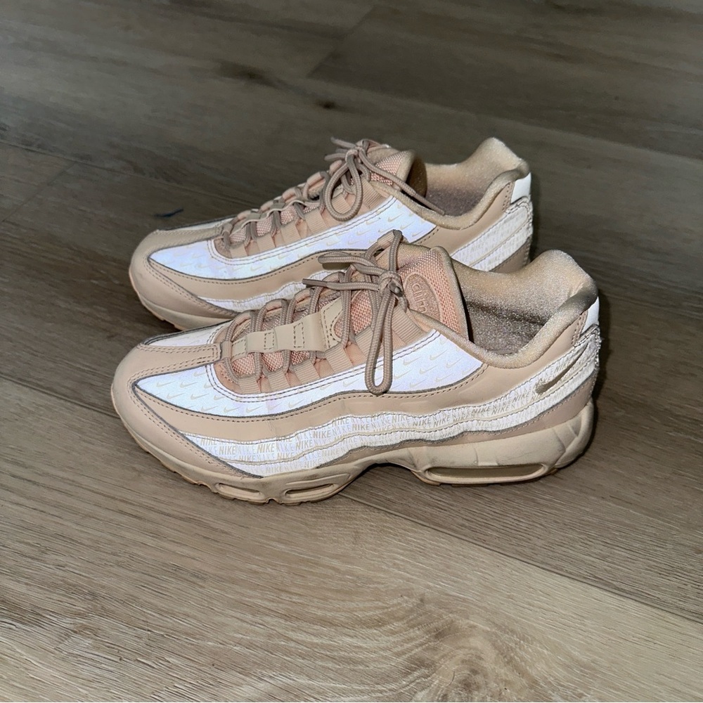 Nike Reflective Sneakers - Gem